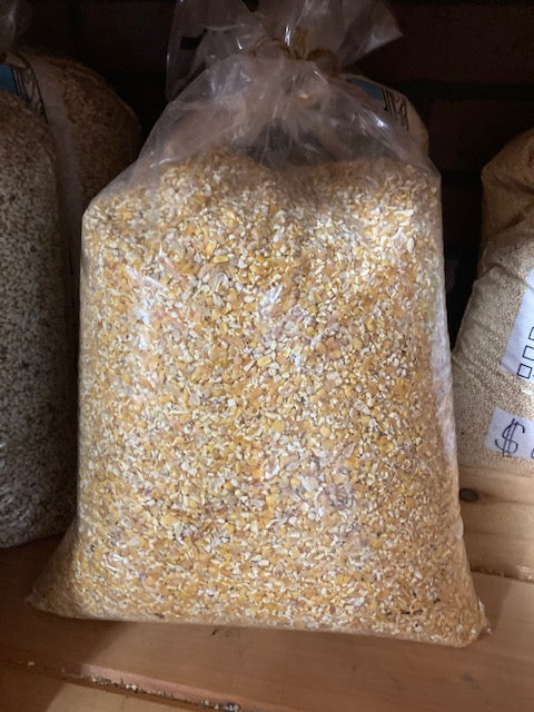 Medium Cracked Corn – Napoleon Feed Mill Express